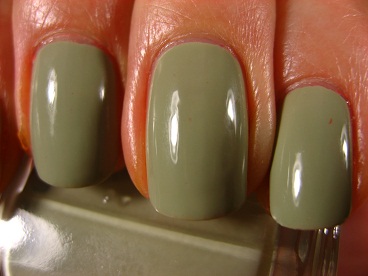 Right on the Nail: Essie 2011 Fair Game Resort Collection: Da Bush