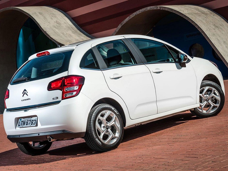 Patinando nas vendas, Citroën C3 tem gama de versões reduzidas e parte ...