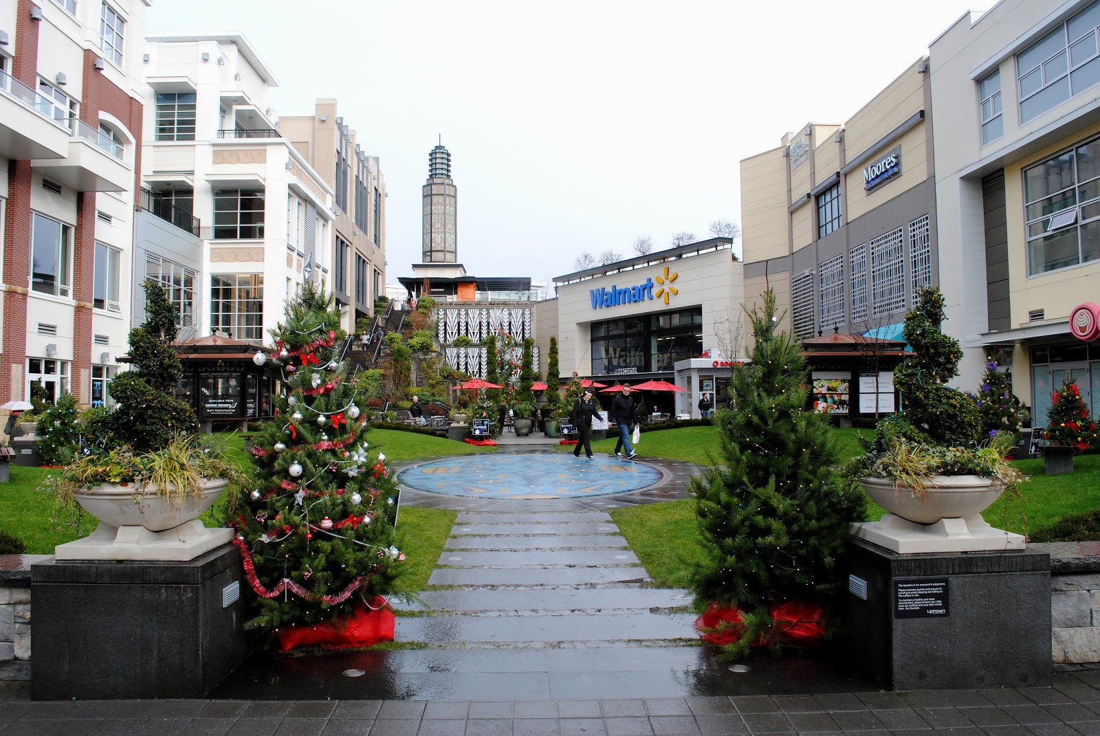 Victoria Vision: UpTown December 2012