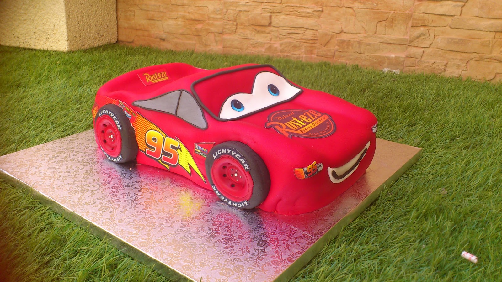 La casita de xocolate: PASTEL RAYO MCQUEEN PARA MARC