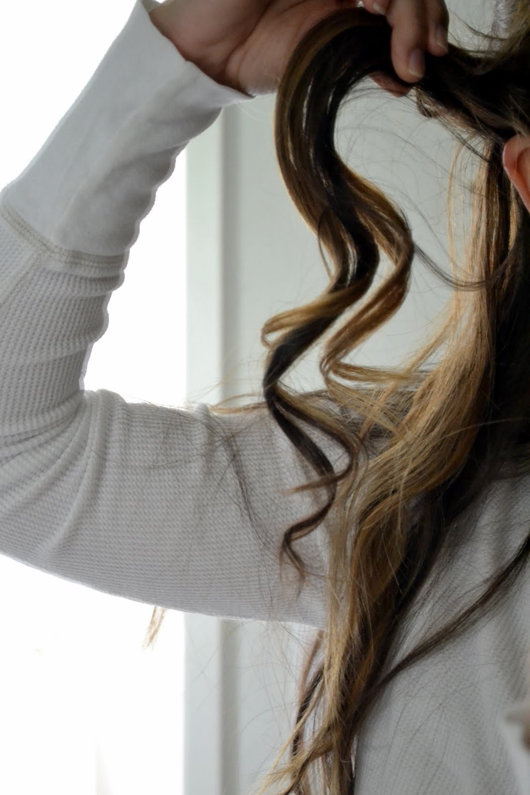 How to Curl Your Hair: Wavy Curls - style - Little Miss Momma