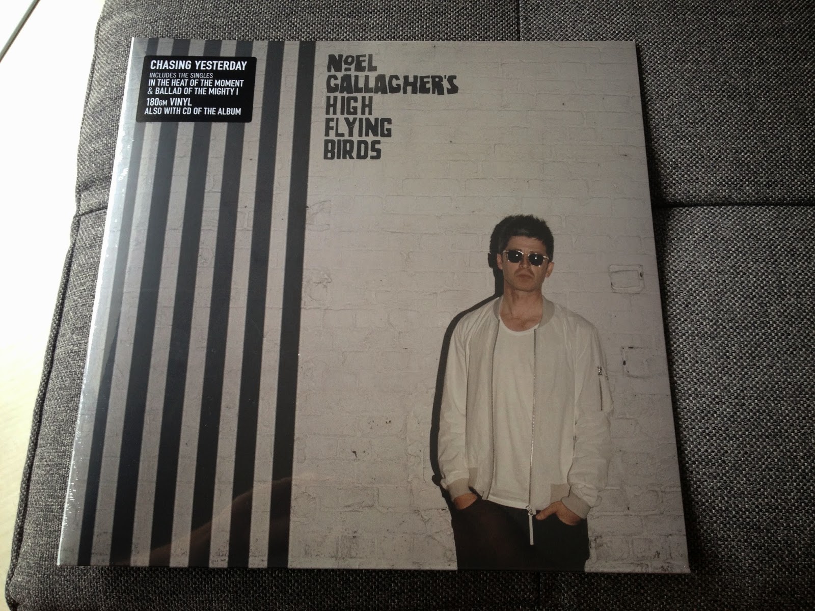 High Flying Birds Collector: Album - Chasing Yesterday (Vinyl/LP 12")