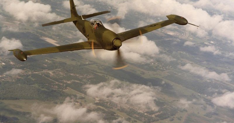 No Barrel Rolls: Un caballo más rápido, el Piper PA-48 Enforcer