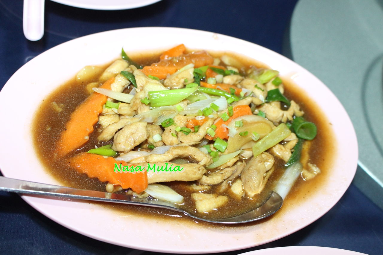 warna warni hidupku..............: Lao Mandre: Restoran Puteri Nabalu ...