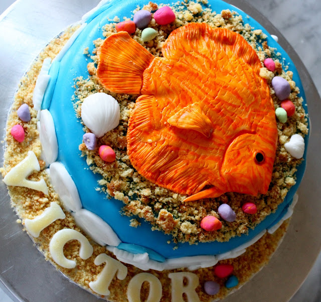 A fishy cake - TwinnieFoods