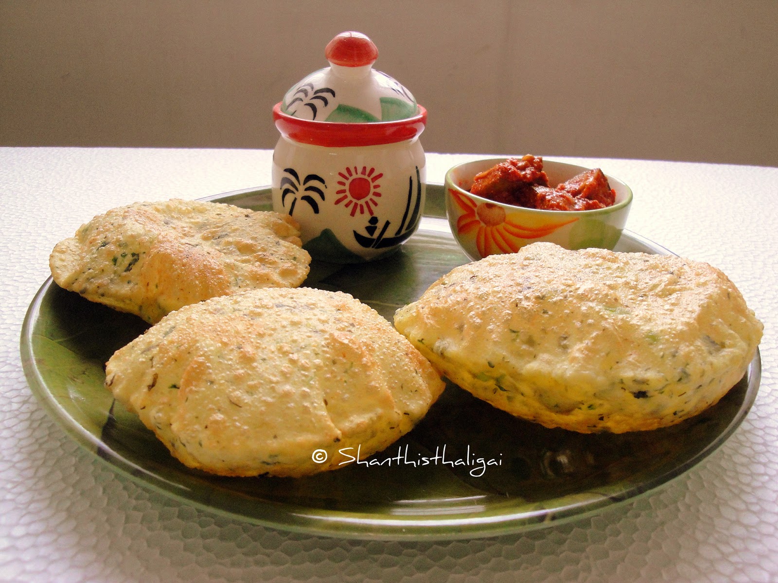 Shanthi Krishnakumar's cook book: PANEER KACHORI / SPICY PANEER POORI
