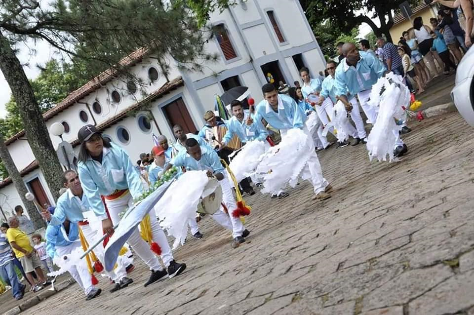 Minas Gerais traz a tradição das congadas e quadrilha para o Festival ...