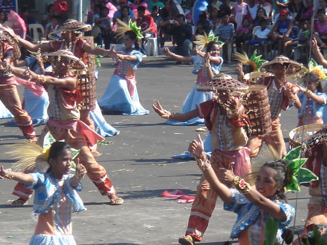 Kent-the-traveler: Agew na Pangasinan 2012 Street Dancers Showdown
