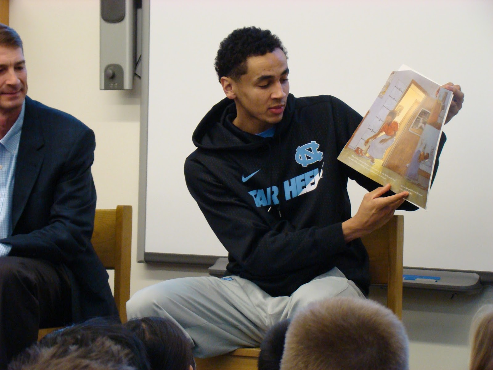 CHCCS News: Rashkis ES Students Have Surprise Guest Readers