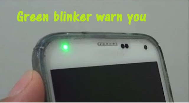 What does your mobile's green blinker indicate?