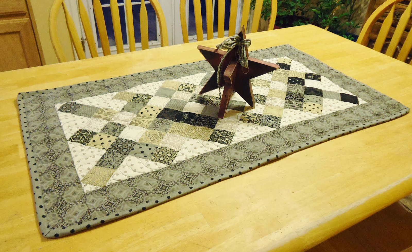 Modern Tradition Quilts: Moda Bake Shop: Candy Squares Table Runner