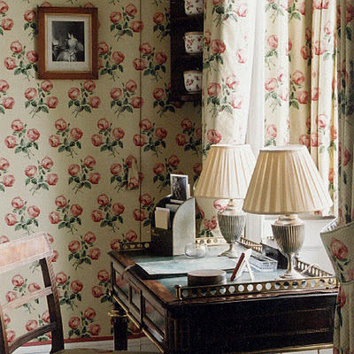 Eye For Design: Decorating Rose Patterned Interiors