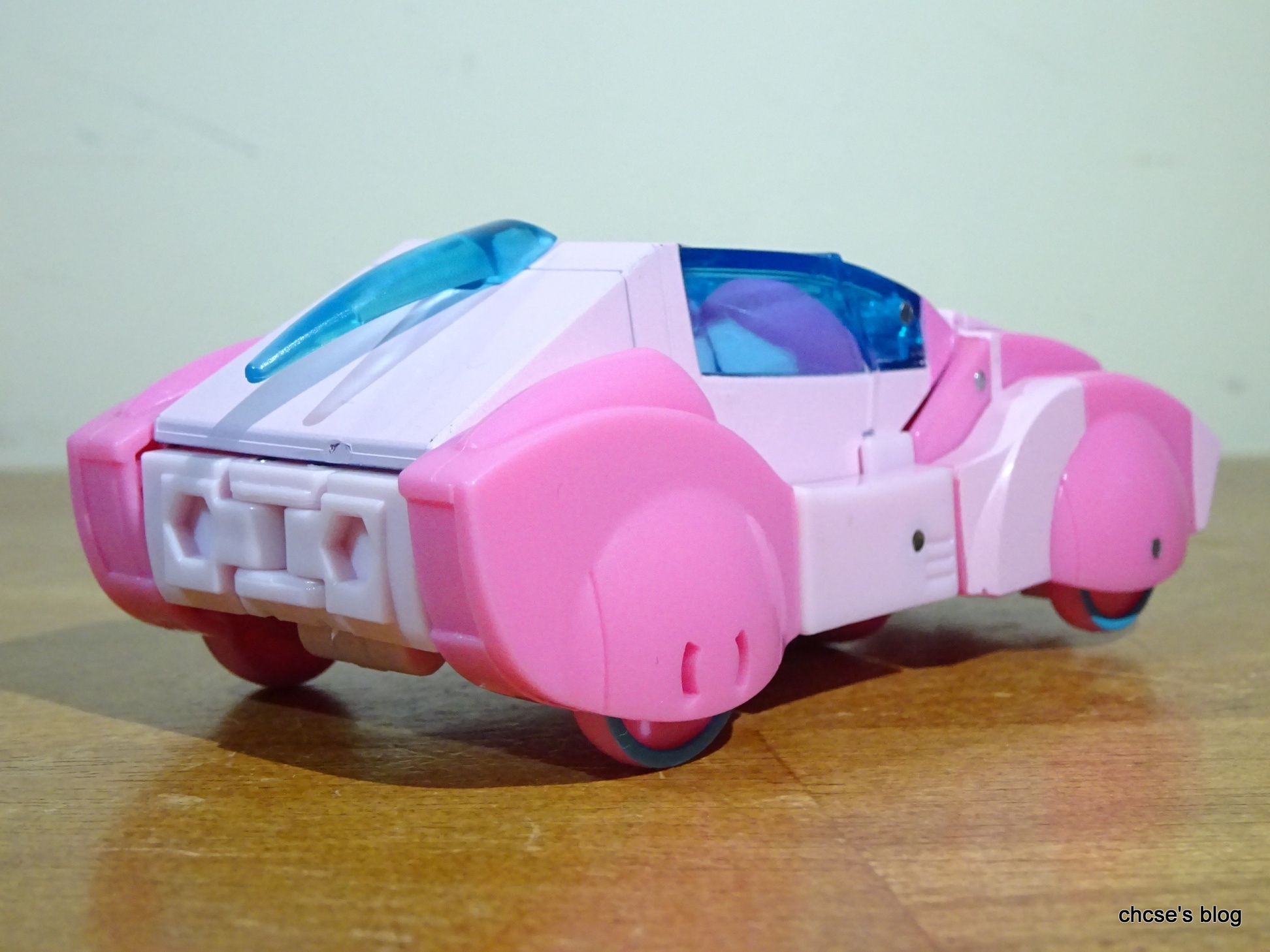 ChCse's blog: Toy Review: Transformers Cyberverse Arcee (Deluxe)