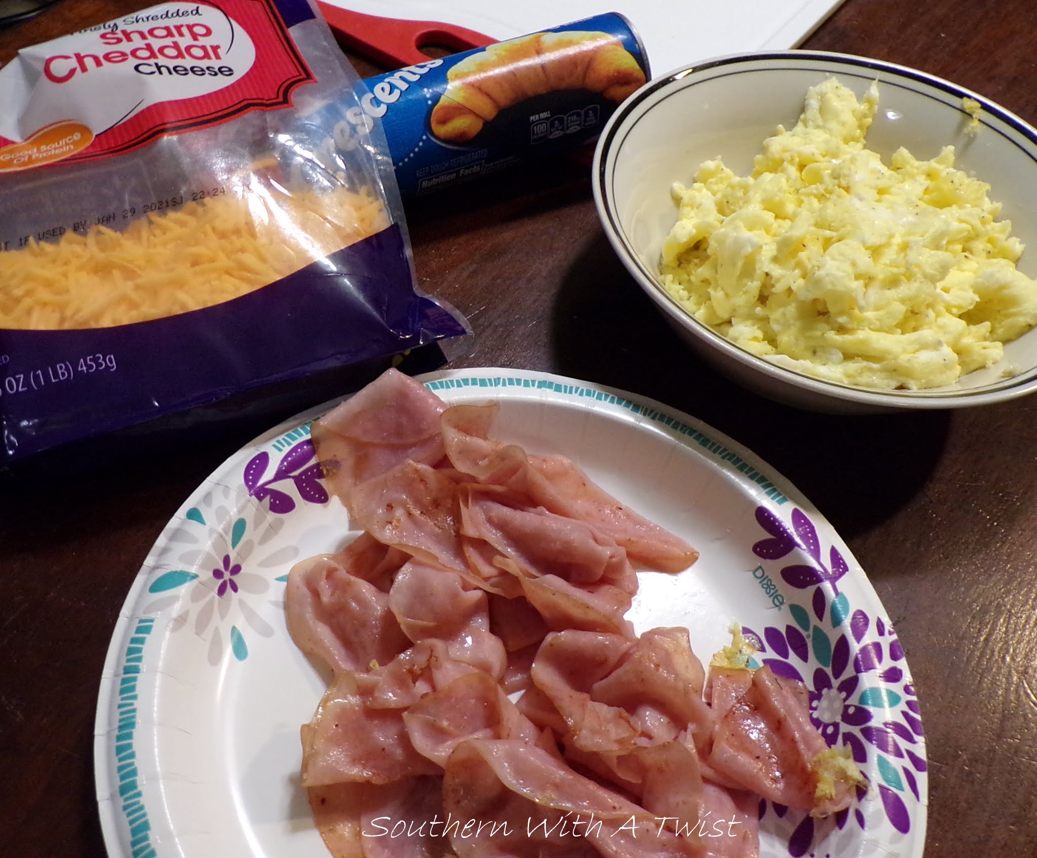 Southern With A Twist: Homemade Breakfast Hot Pockets