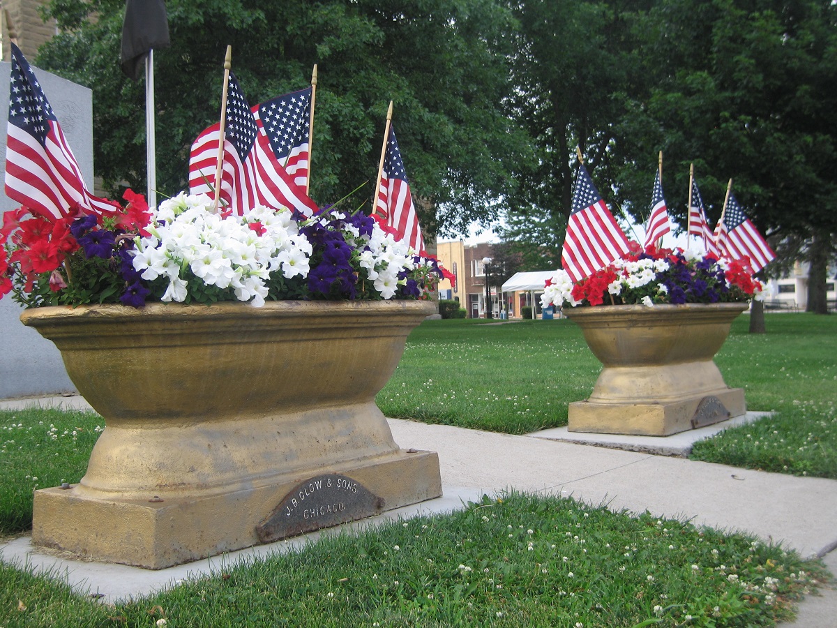 The Lucas Countyan: Cisterns & horse troughs on the courthouse lawn