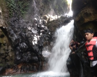 Info Wisata Curug Cibulao di Bogor - MASOYIT