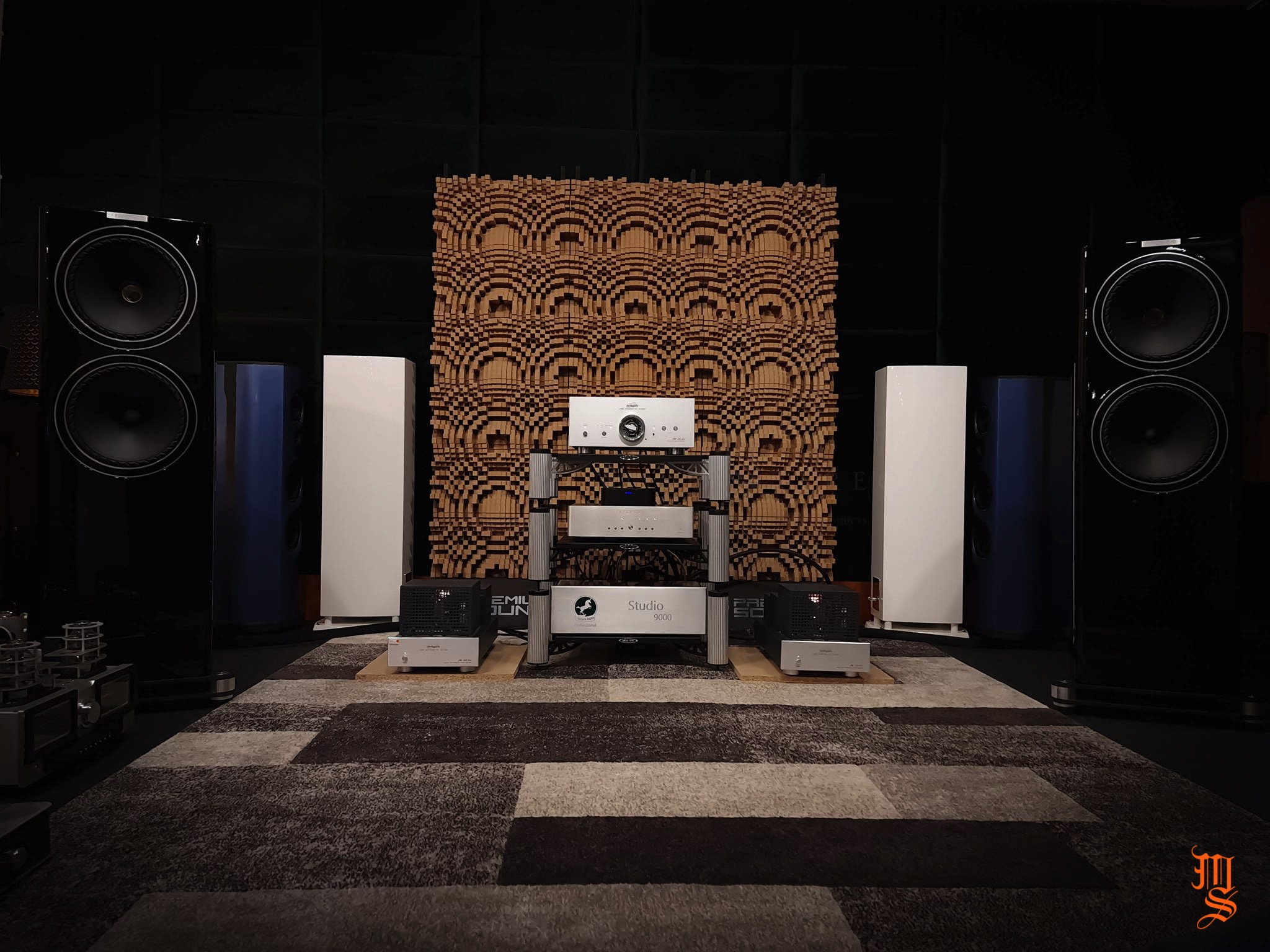 FYNE AUDIO F704 SPEAKERS – M & S | Ultimate High-Fidelity