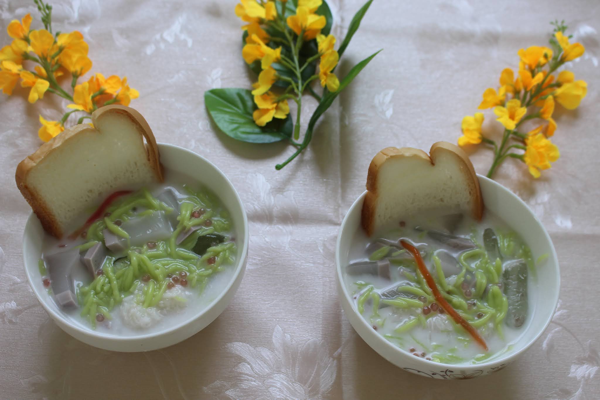 Shwe Yin Aye and Mont Lat Saung