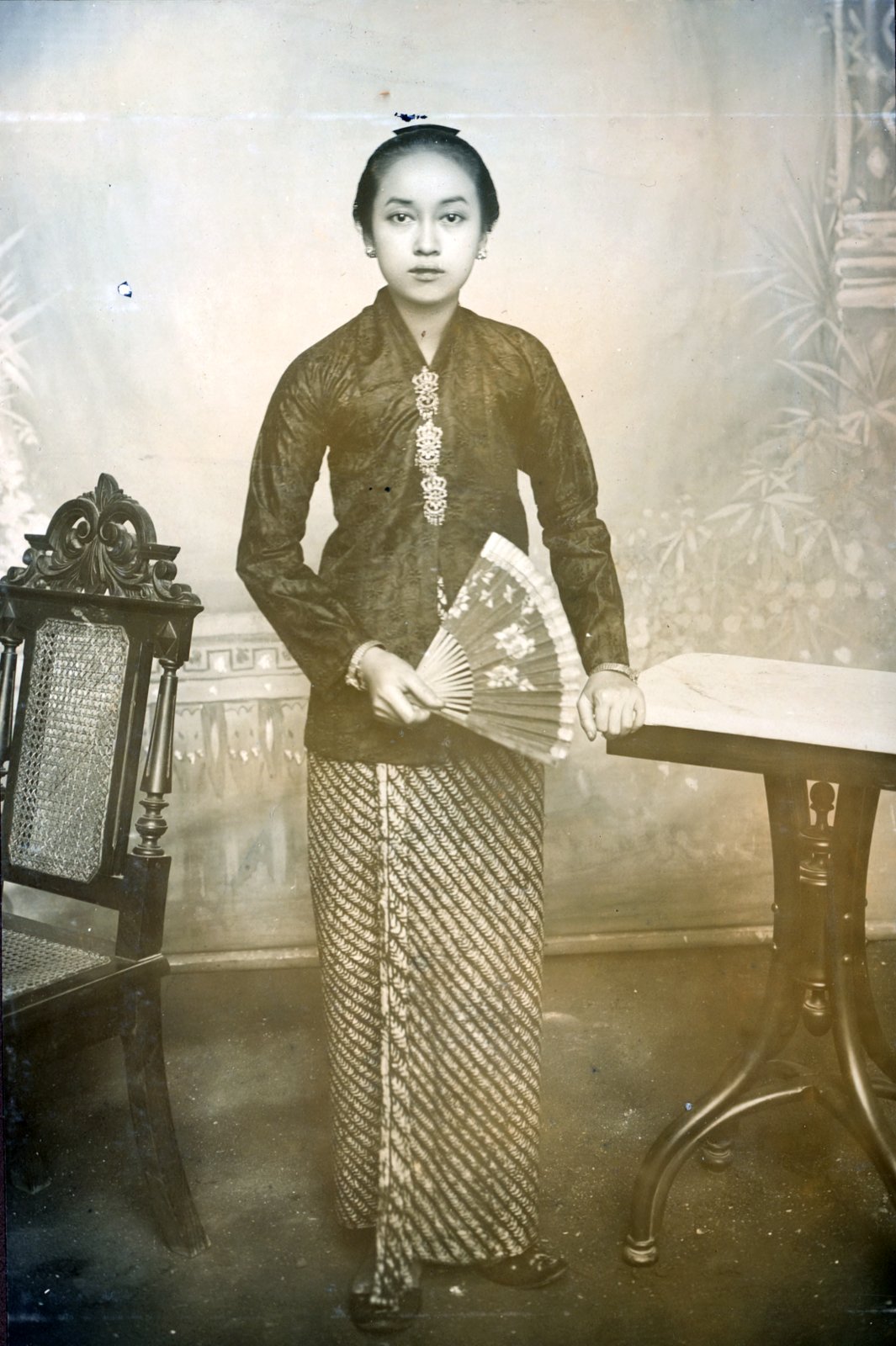 Indonesia Zaman Doeloe: Potret studio foto bangsawan Jawa di sekitar ...