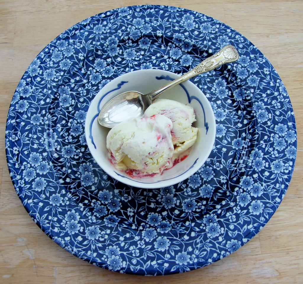 Raspberry Ripple & White Chocolate Ice Cream (no churn) | Tinned Tomatoes