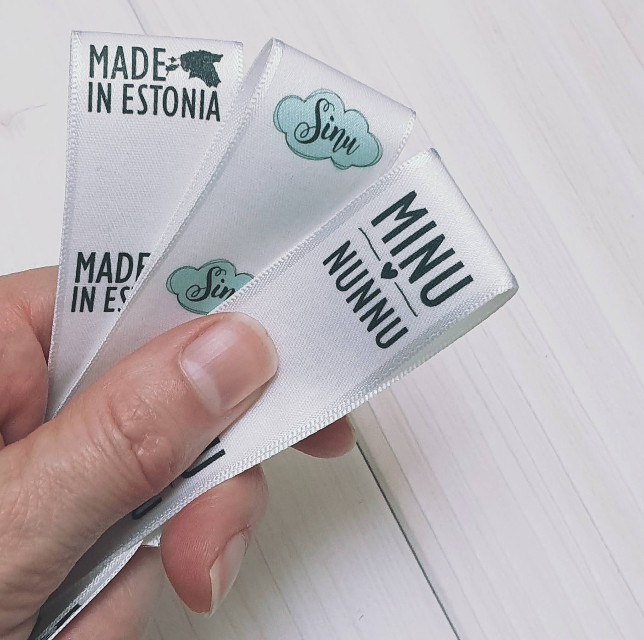 Kaksteist kuud: Enda tehtud sildid