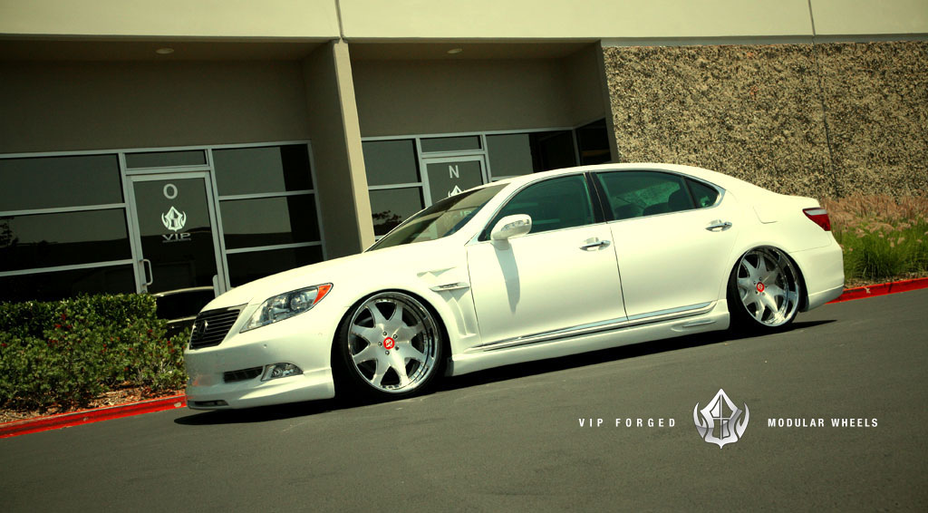 Motor Roar: Hottest Lexus Collection - VIP Modular Wheels