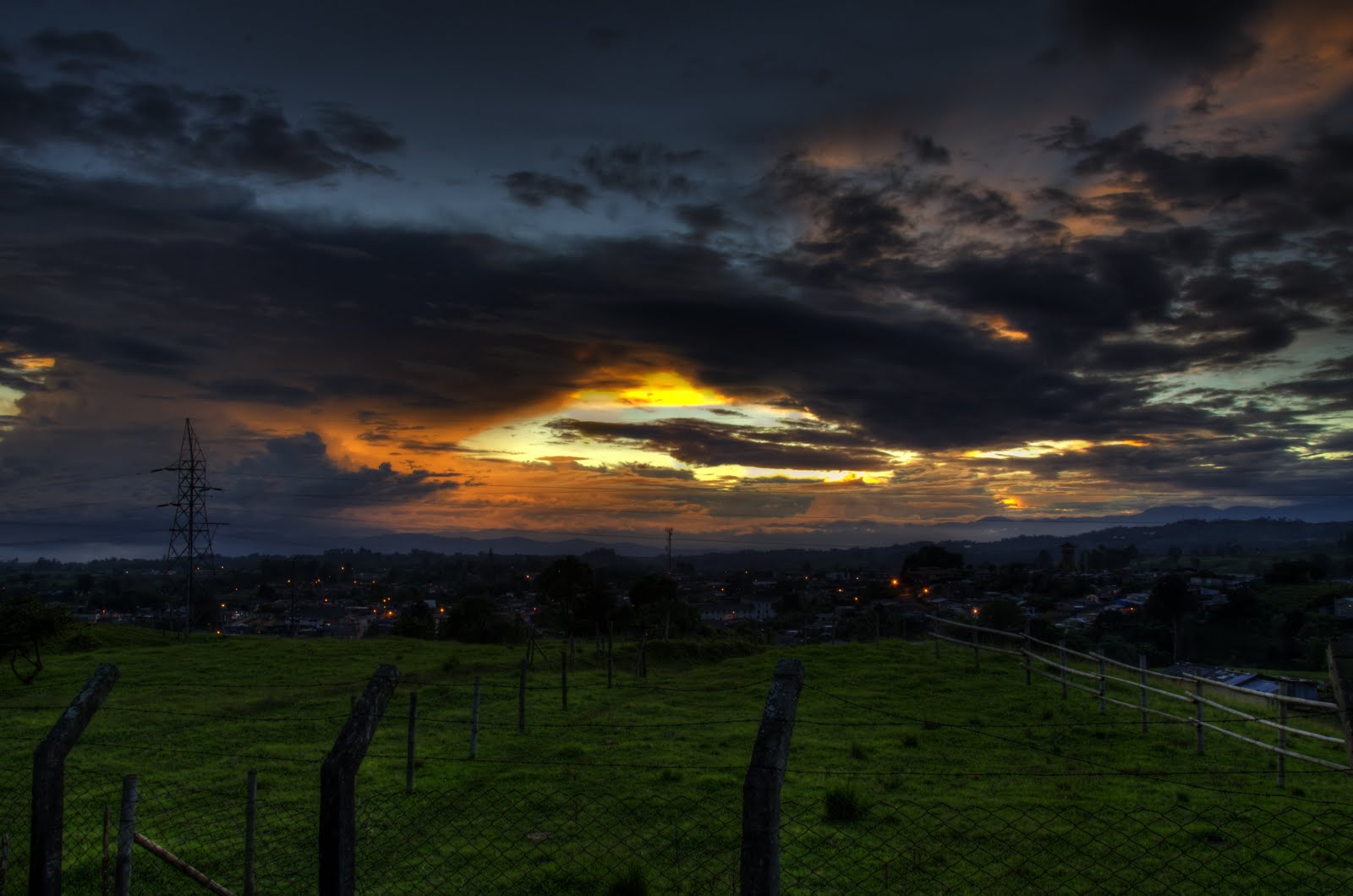 chase Juan Jaramillo: Sunset over Circasia, Colombia