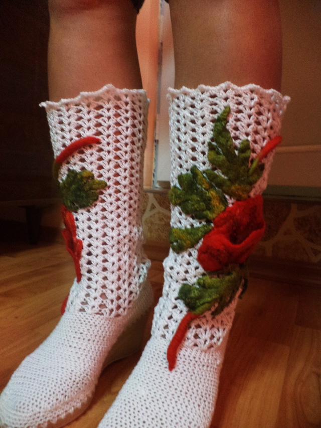 biju4everybody-bijuterii handmade: Cizme crosetate cu buchete de maci