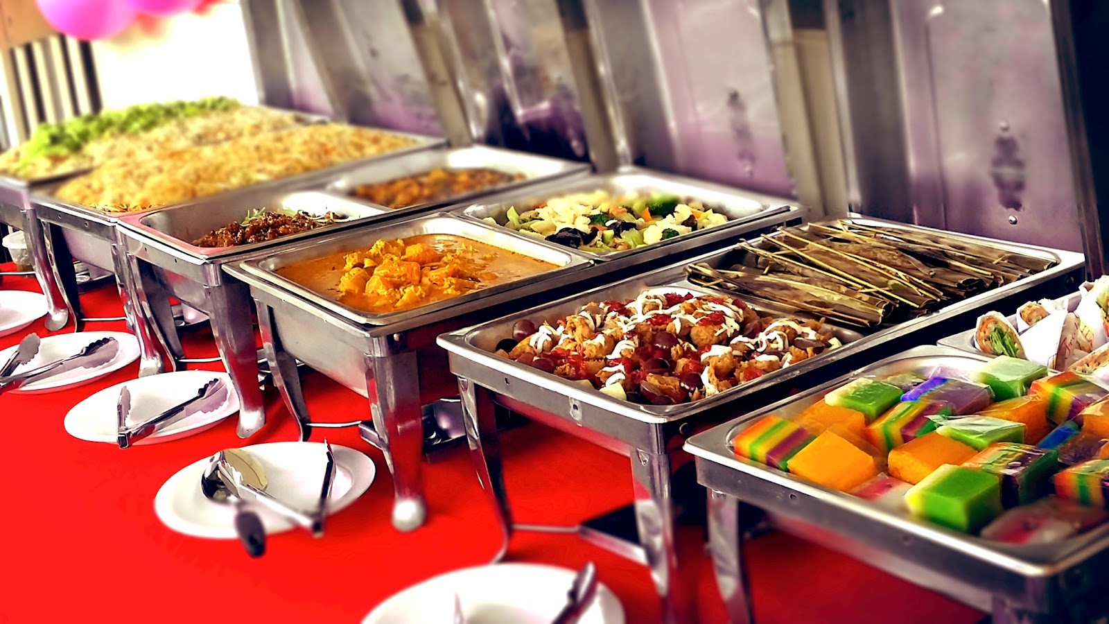 Who provide Best catering service in Lucknow?