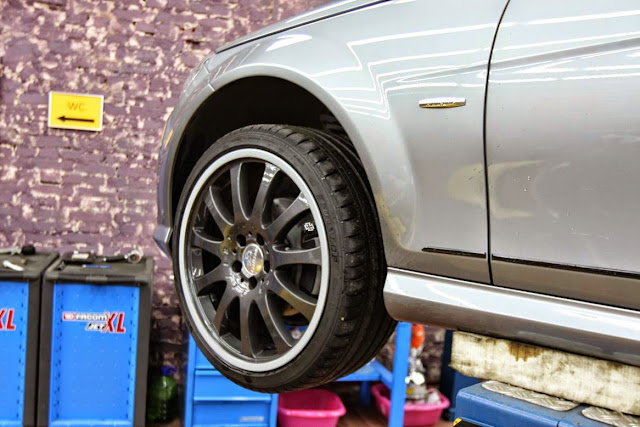 Mercedes-Benz W204 Estate on Carlsson wheels | BENZTUNING