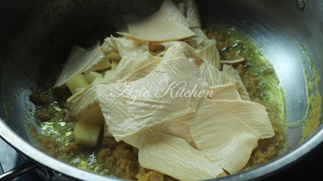 Lontong Dan Kuah Lodeh Azie Kitchen - Azie Kitchen