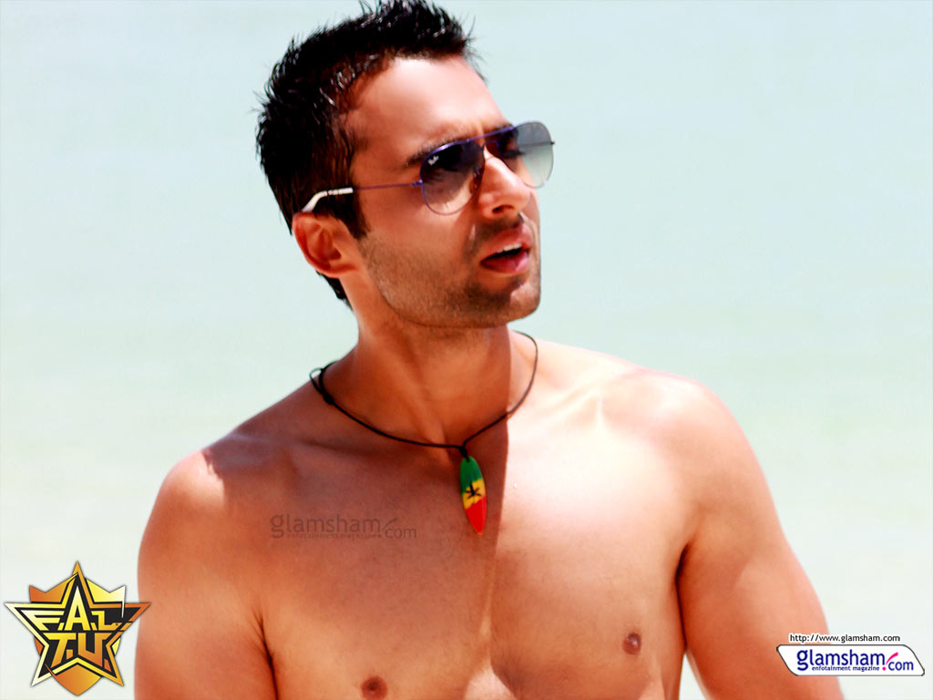 Wallpaper Schemas: F.A.L.T.U 2011 Movie Wallpapers