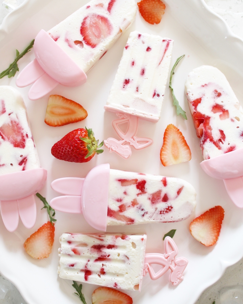 Paletas Heladas de Fresas con Crema - Delirios de Cocina