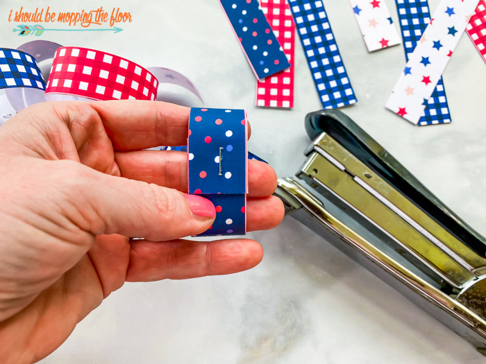 Printable Patriotic Paper Chain Garland | i should be mopping the floor
