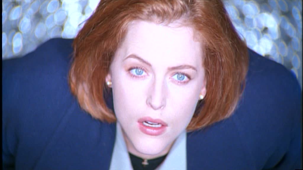 The close-up to Scully's eye at the end... : r/XFiles