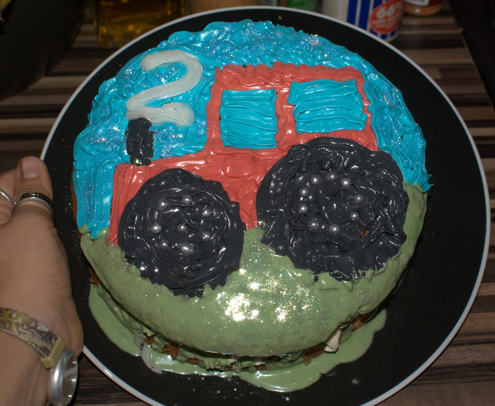 Taming the Goblin: Incredibly lazy cake decorating