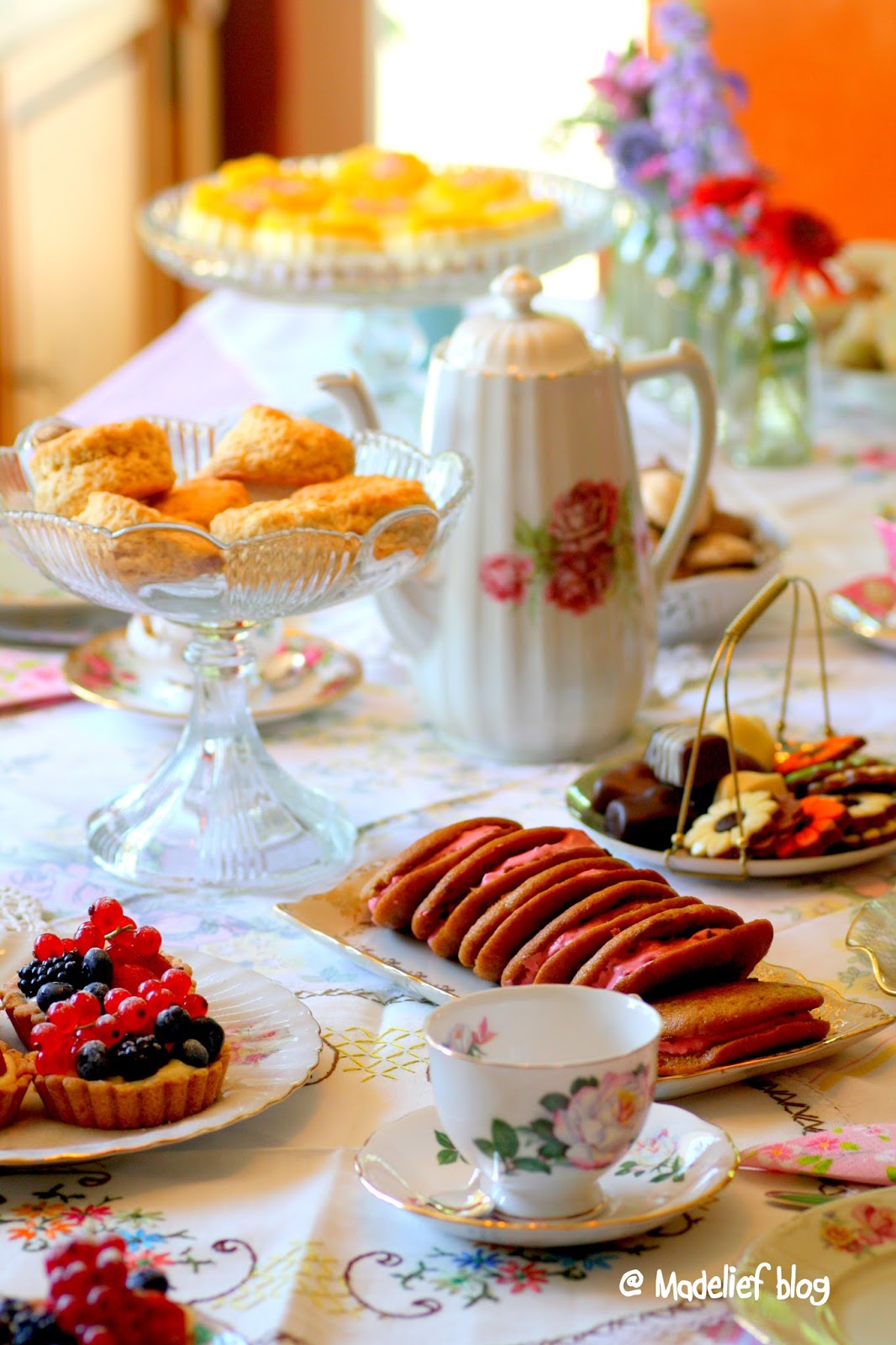 Madelief: Tea party