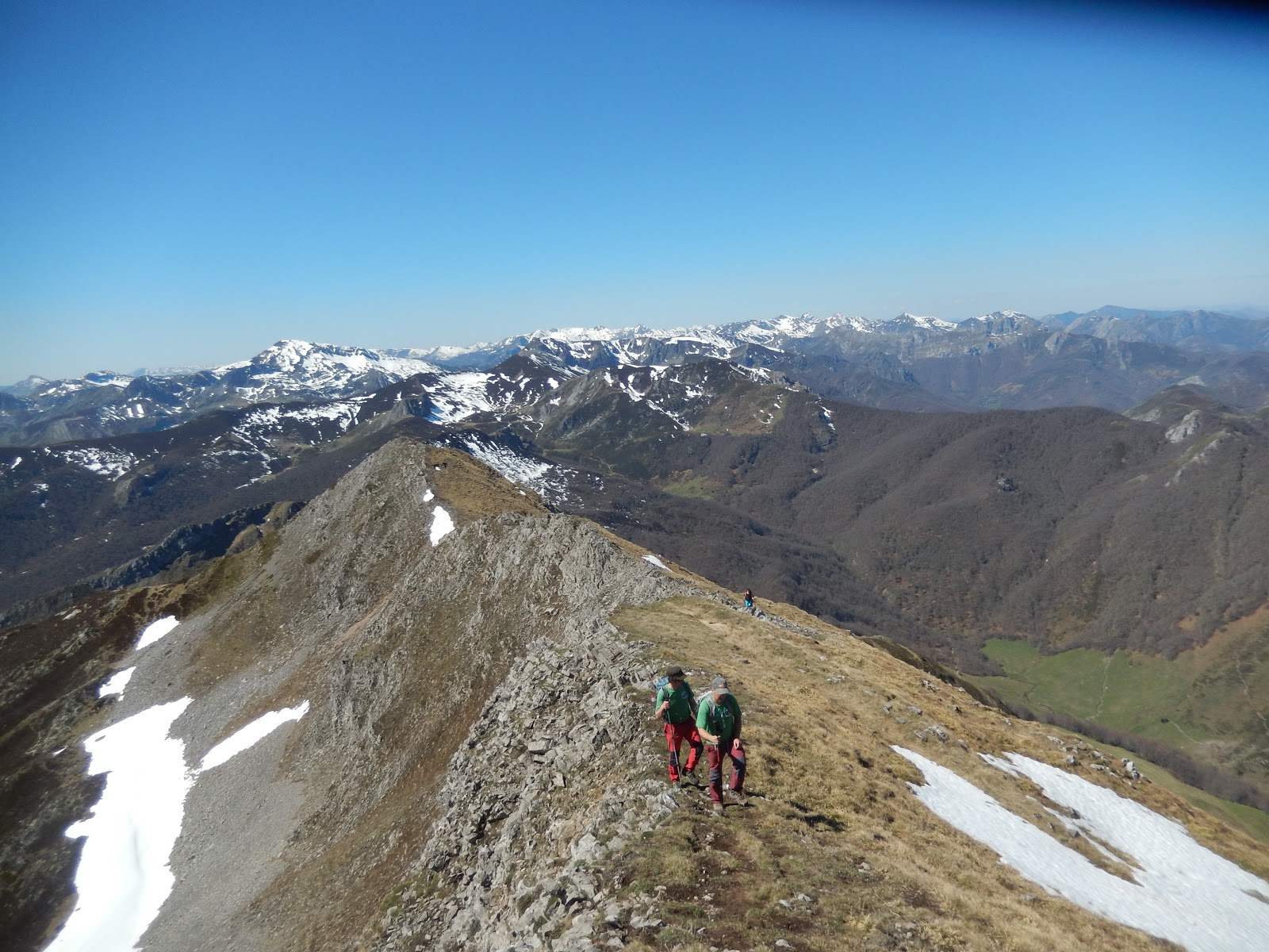 Camudando'l camín: Altu Ventaniella (Ponga) - Les Pandes - Pileñes ...