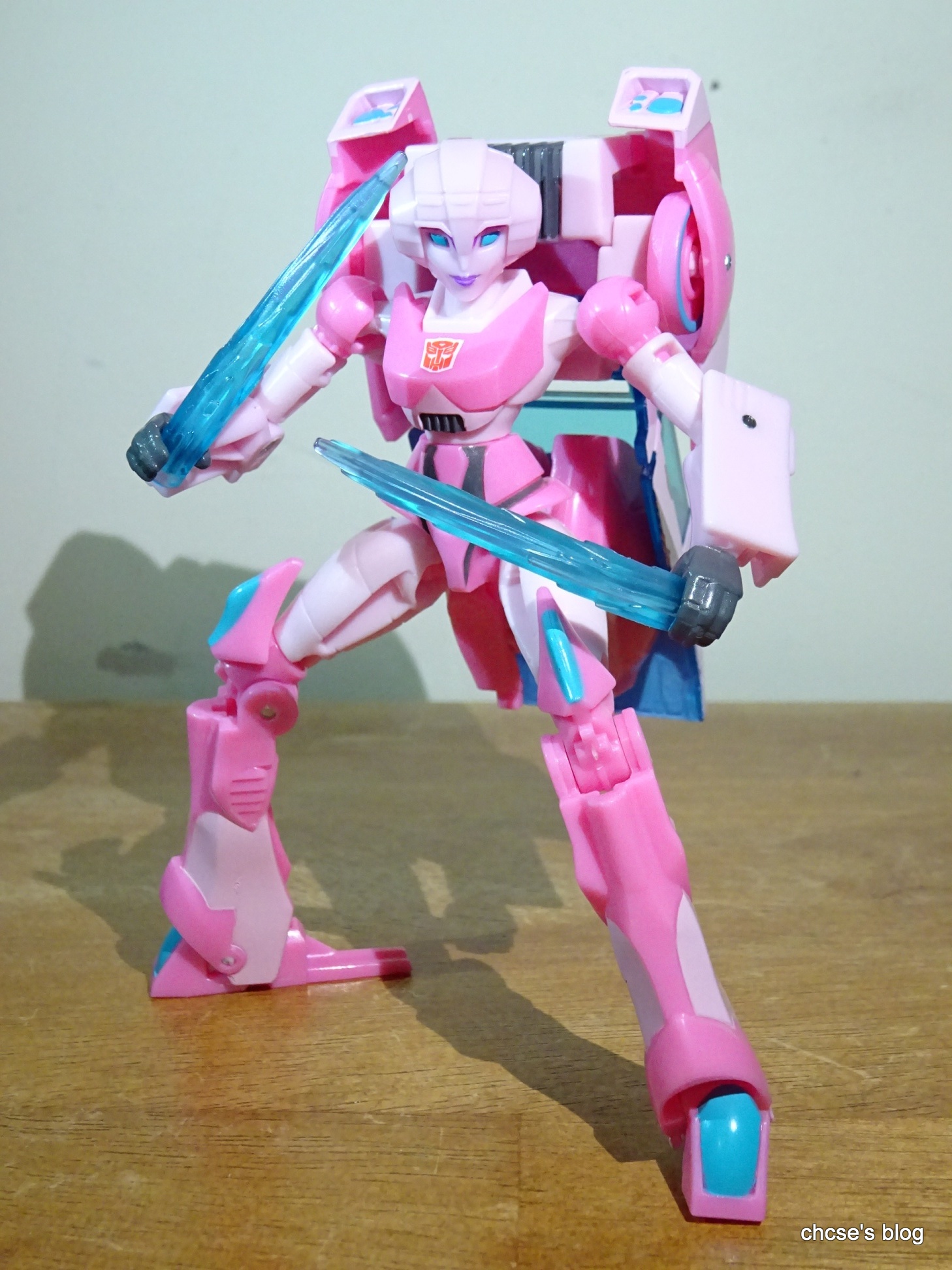 ChCse's blog: Toy Review: Transformers Cyberverse Arcee (Deluxe)
