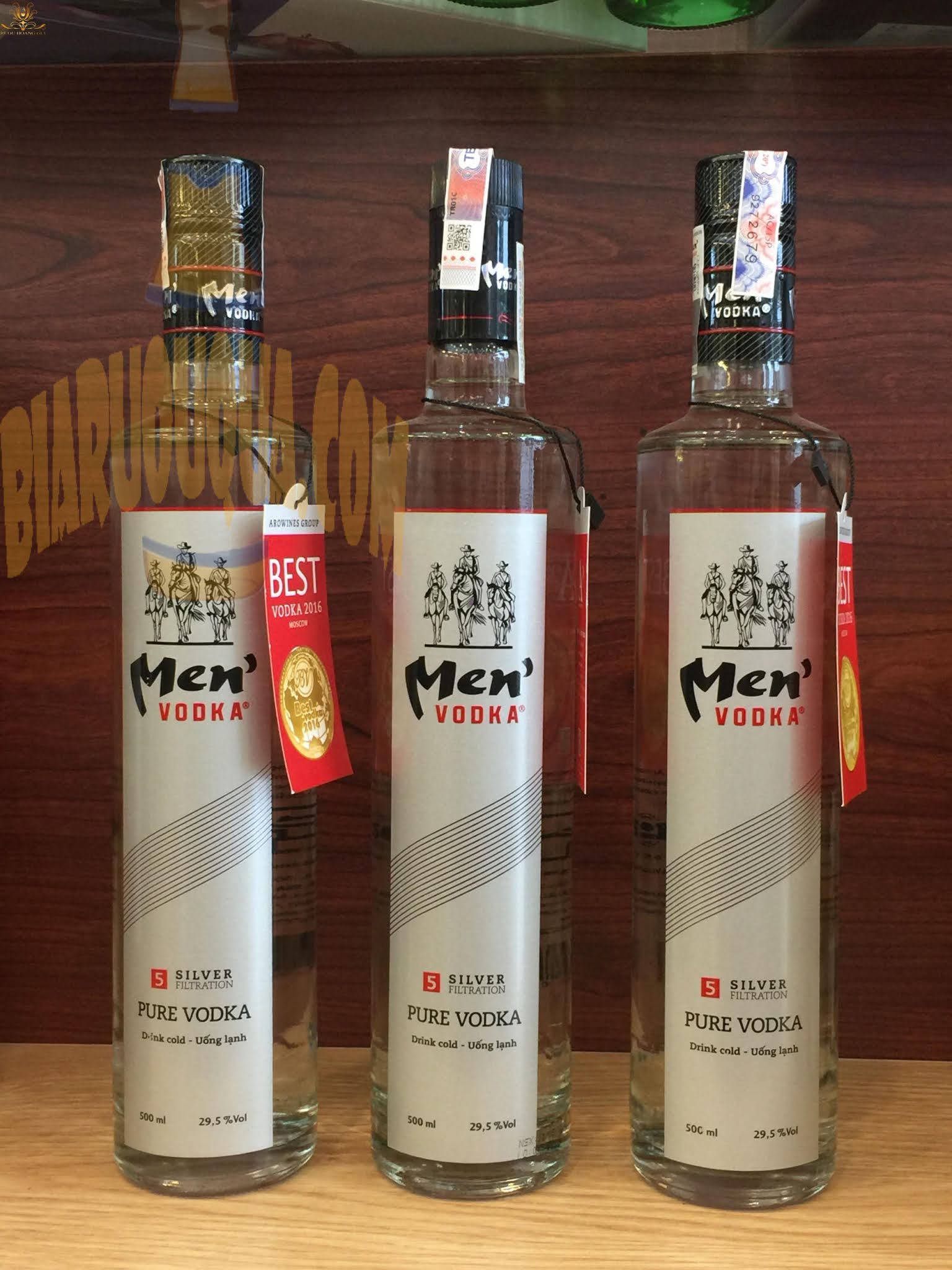 Rượu Vodka Men's giá bao nhiêu? hộp quà rượu Vodka