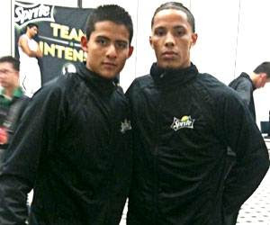 Alan Matrón se luce al al lado de Kobe Bryant - @selmexbasket