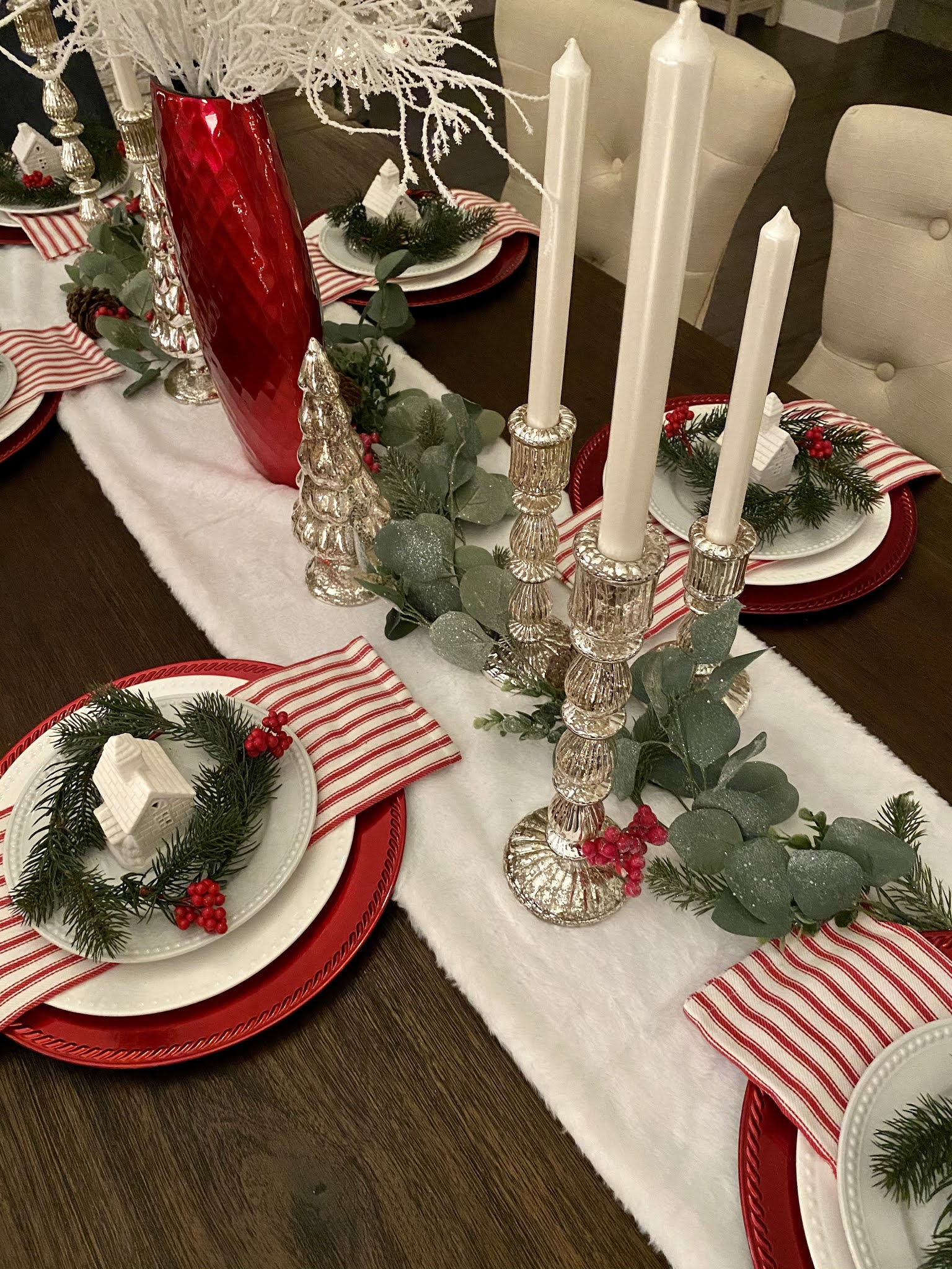Living on Cloud Nine: THE FESTIVE CHRISTMAS TABLE