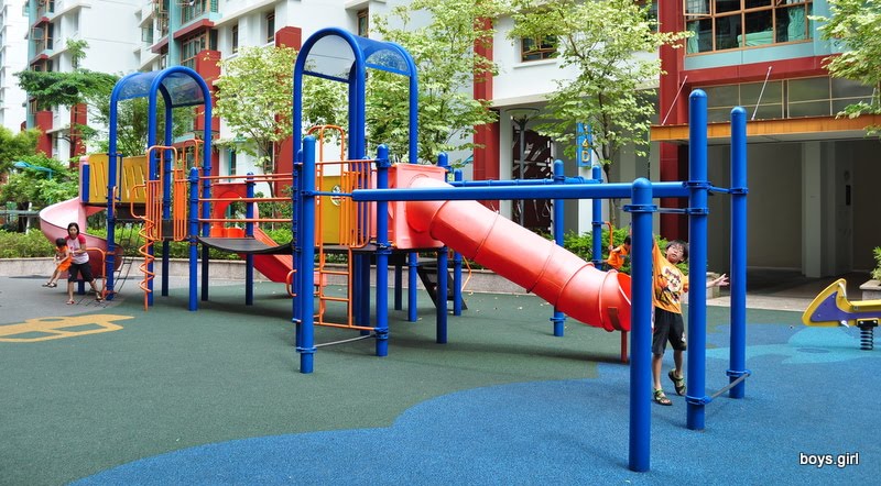 SengkangBabies: Random - neighbourhood playground