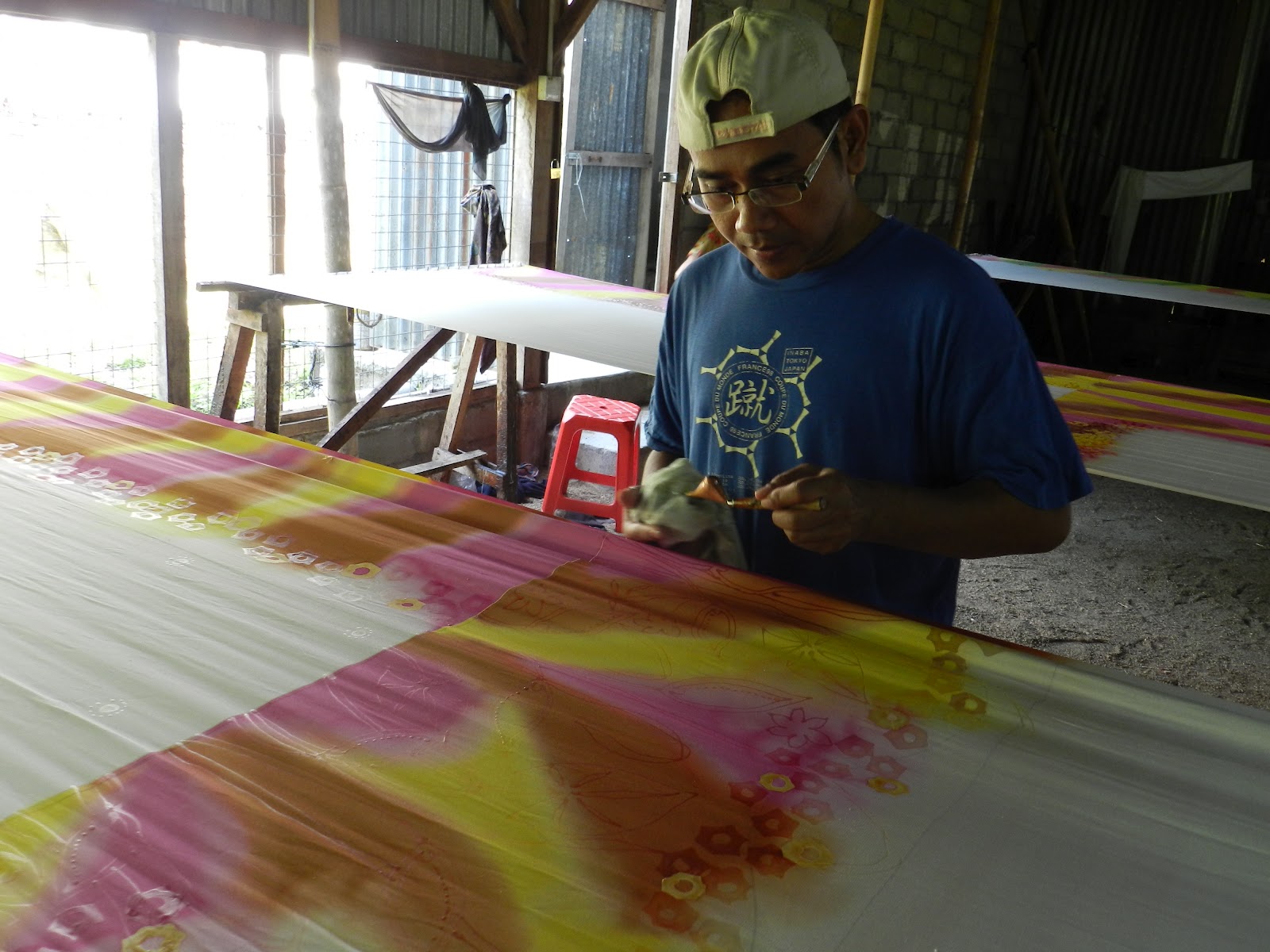 The Art Of Malay Batik: Process Of Making Batik