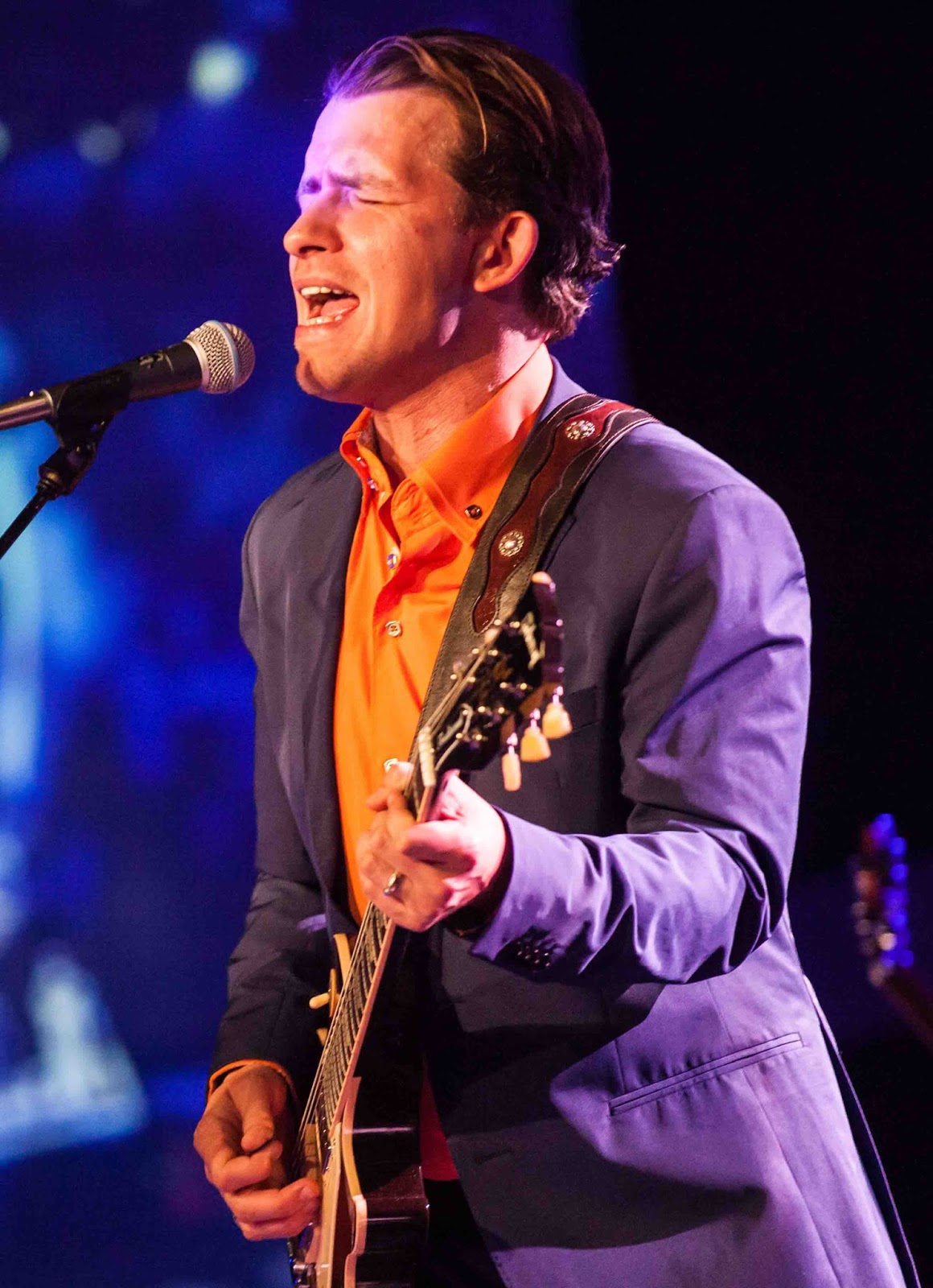 MICHAEL GRIMM PLAYS 'VINYL' AT HARD ROCK HOTEL