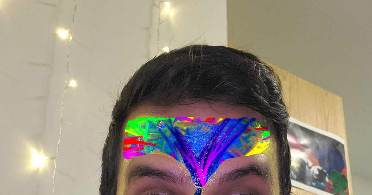 A quirky photo experience: Selfie thingy