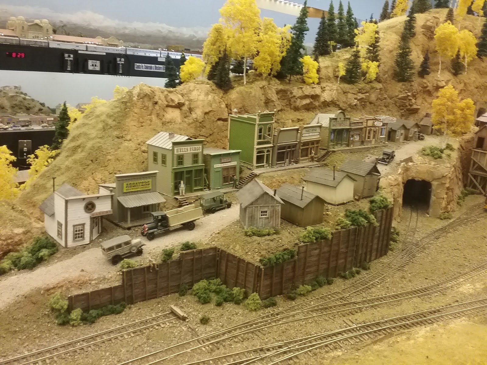 The REC HALL RAILROAD: Scale Rails Railroad Club.