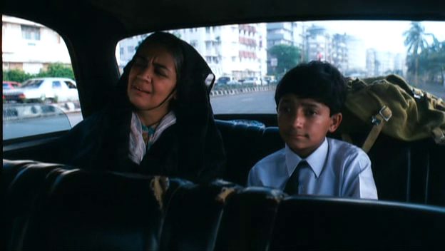 Watching Asia Film Reviews: Mammo (1994) [Film Review]