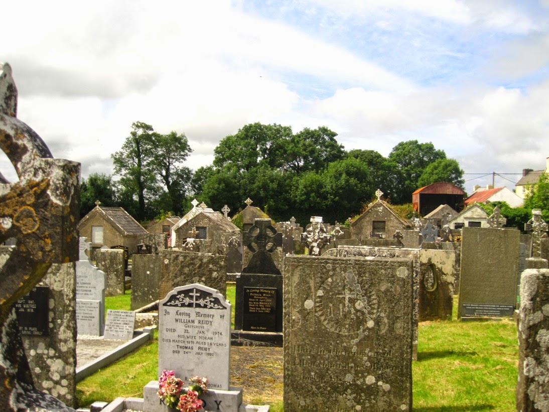 Wishful Linking Family History Blog: Step 7) The old church at Kilmihil ...