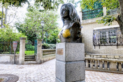 Paris : Buste de Dalida à Montmartre, oeuvre du sculpteur Alain Aslan ...